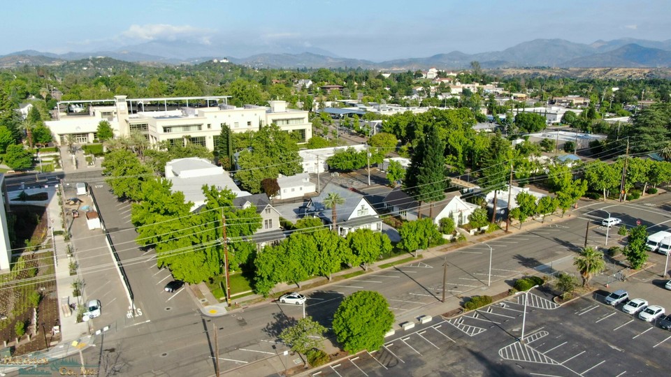 McCormick Mansion - 1452 Oregon St, Redding, CA, 96001