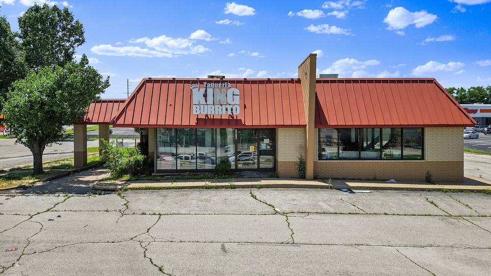 Freestanding Drive-Thru Restaurant Building in Tulsa, OK - 2030 S ...