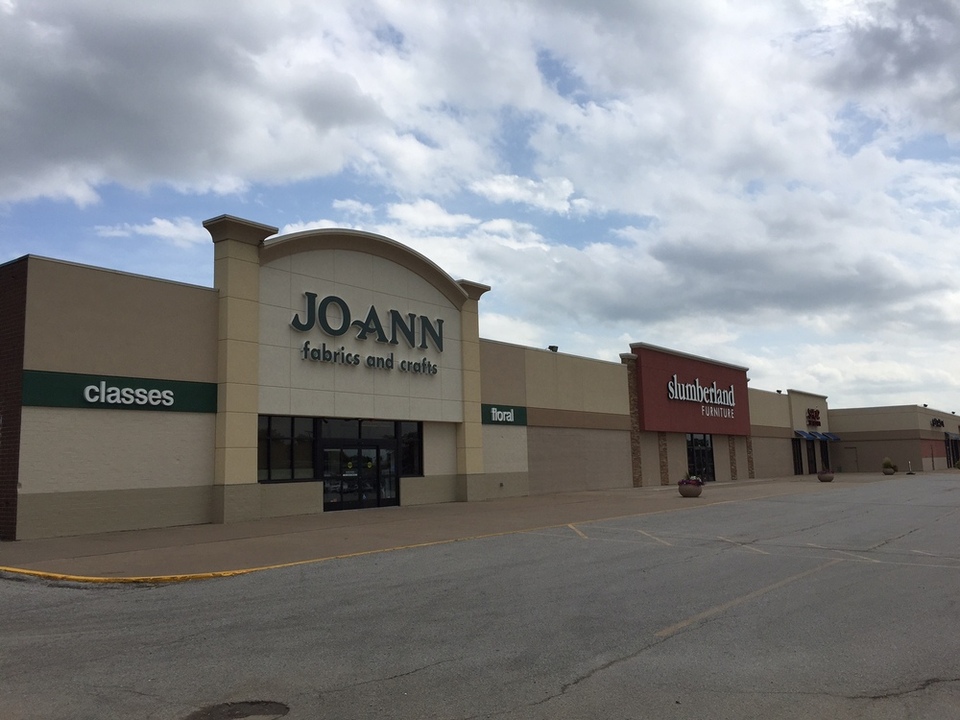 Muscatine Mall - 1903 Park Avenue, Muscatine, IA, 52761